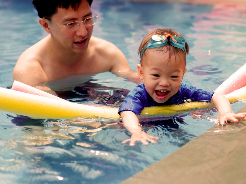 Infant swimming lessons | Carlton Baths